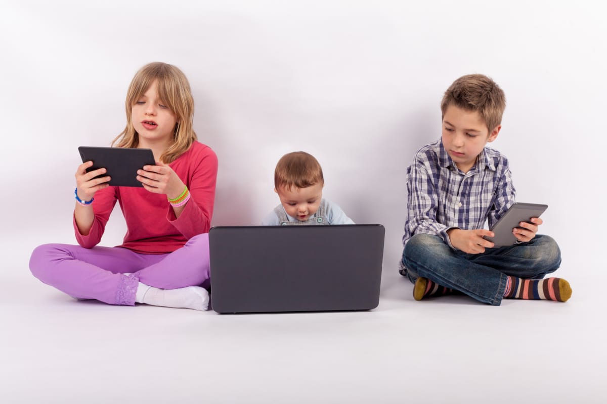How to Raise Kids Resistant to Screen Addictions